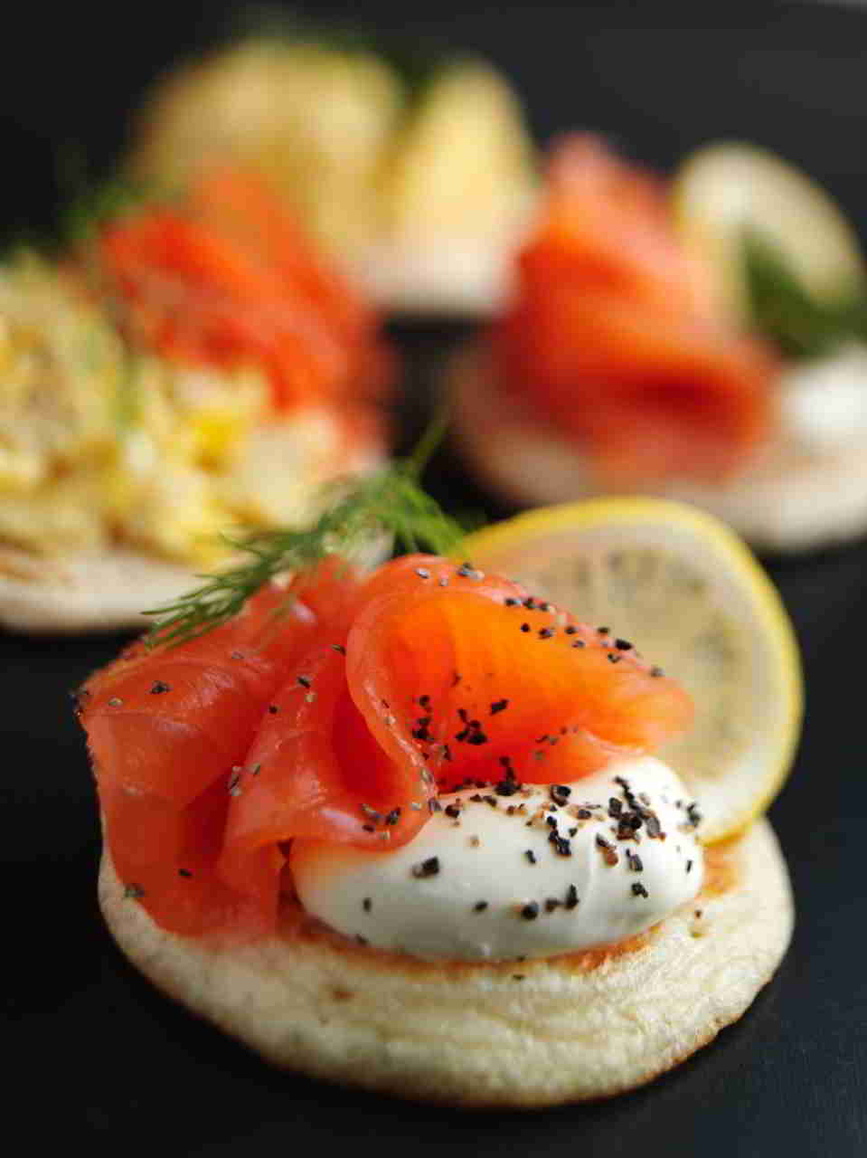 Recette Mini-blinis nordiques au saumon fumé - Recettes et Terroirs