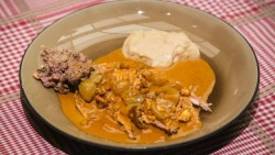 Faisan ou poule faisane farci aux noix et aux raisins - Recettes et ...